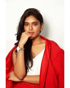 Dushara Vijayan(Sarpatta): Age, Wiki, Biography, Dob, Images, Movies