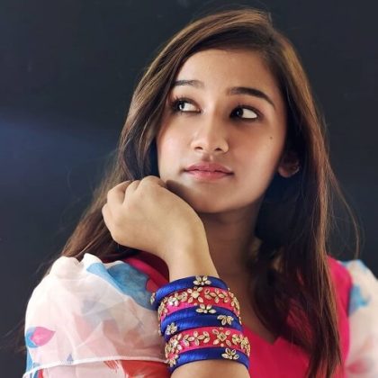 Raveena Daha Age, Biography, Family, Wiki, Images, Body, Religion, Dob