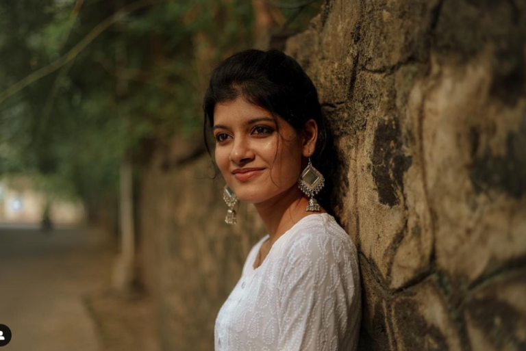 Monisha Blessy Wiki, Biography, Age, Movies, Images - Cinesettai